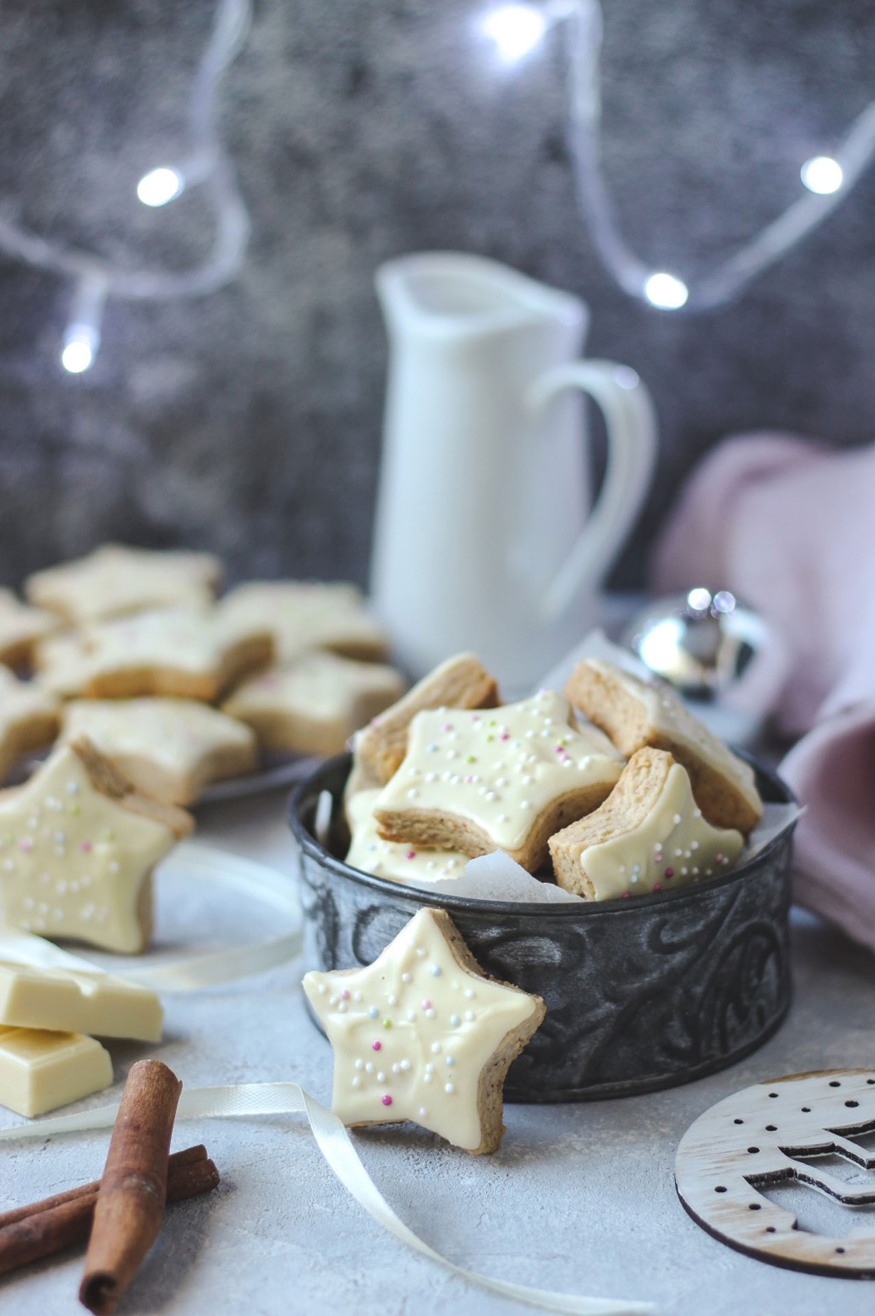 Cimet zvjezdice s bijelom čokoladom donijet će svečanu atmosferu u vaš ...