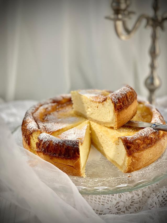 Pripremite njemačku tortu od sira: evo i tajne kako da vam nadjev ne ...